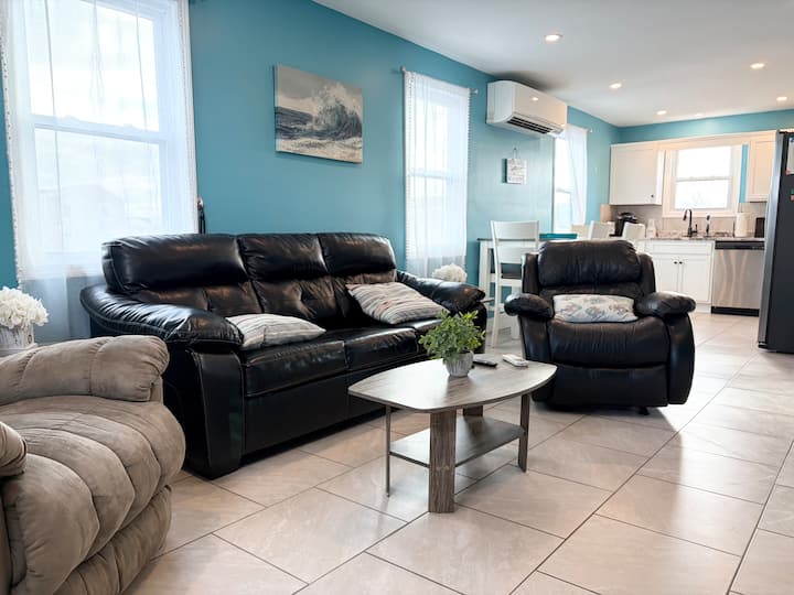 Seabreeze Bay, 2 Bed & 1 Bath Apartment - Hampton Beach, NH