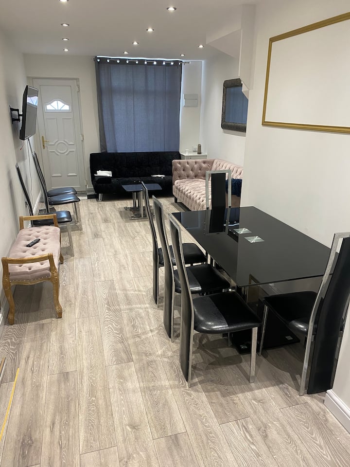 Luxe Guesthouse - By Az - Congleton