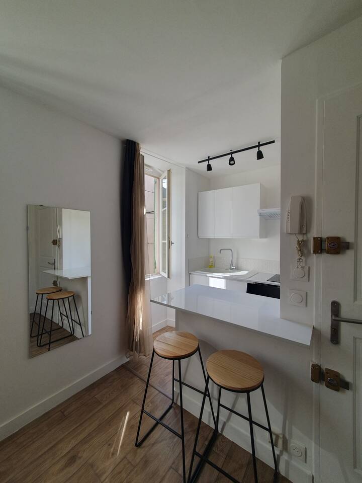 Studio Avec Coin Nuit - Cadenet