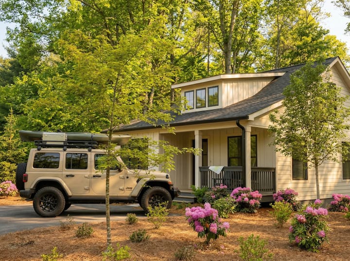 New Build, Fire Pit! Kid Friendly. Mountain Breeze - Cashiers, NC