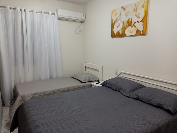 Apartamento-ótima Localização - Vista P/ Piscinas. - Piratuba