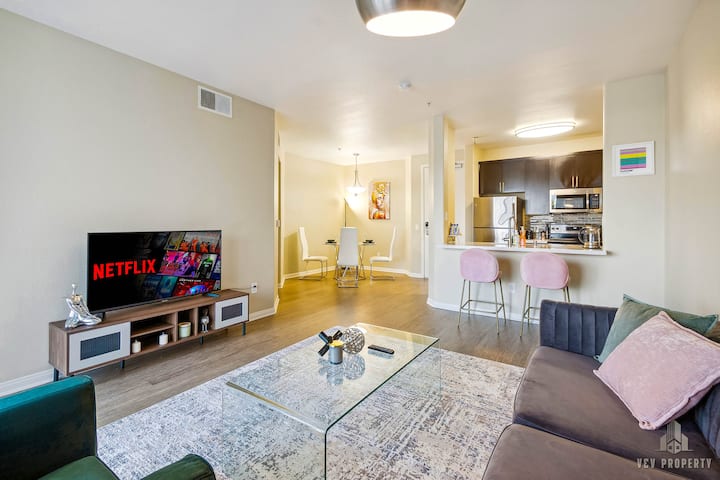 Modern Marina Del Rey Oasis |Pool & Jacuzzi - Marina del Rey, CA