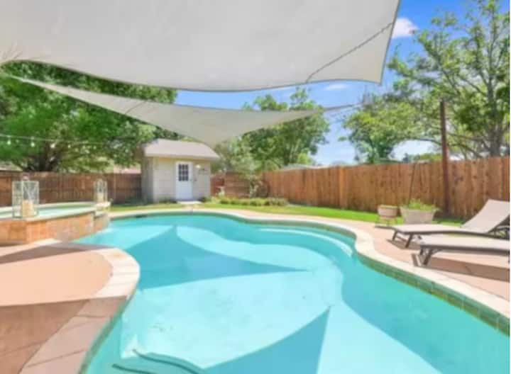 Hill Country Hideaway - Marble Falls, TX