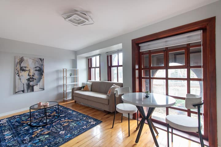 Warm & Inviting 1br In A Mansion Historic Yedikule - Zeytinburnu