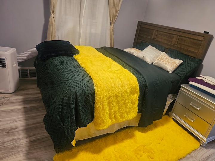 Cozy & Roomy Apt Close To All - 함부르크