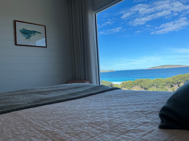 Beachfront Property With Panoramic Ocean Views - Esperance