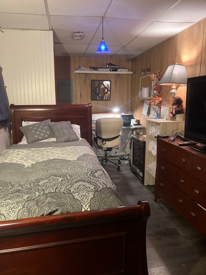 The Bungalow - Anchorage, AK