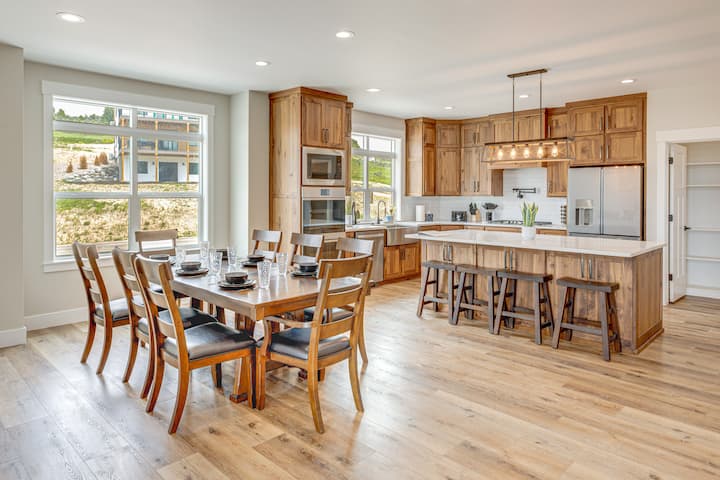 5 Min From Lava Hot Springs & Private Hot Tub - Lava Hot Springs, ID