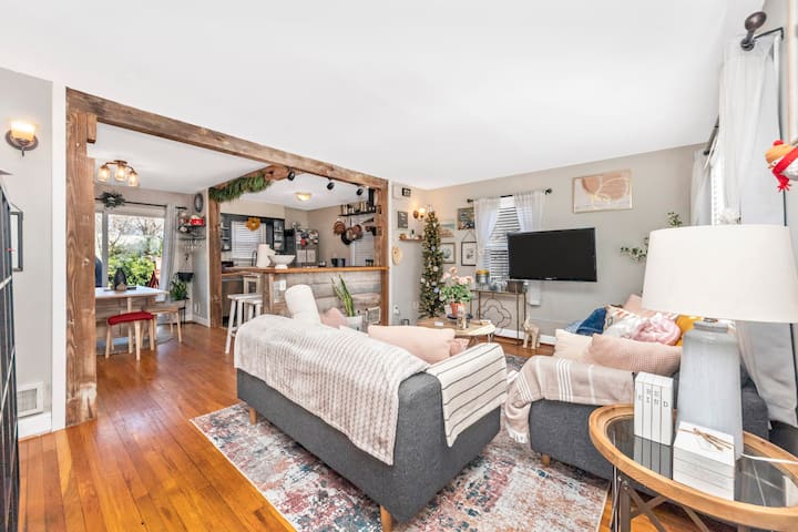 Huge Backyard For Dogs To Explore & 11 Miles, Dc - Montgomery County, MD