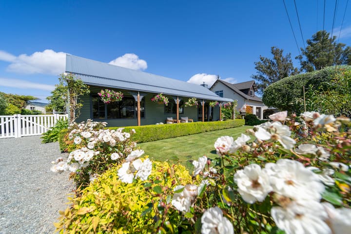 Magical Cottage On Mokonui - Te Anau
2brm - 1 Bath - Te Anau