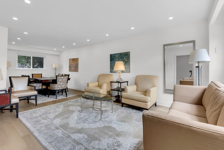 Entire 5 Bedroom House Near Yyz - Toronto