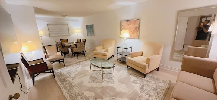 Entire 4 Bedroom House Near Yyz - Toronto, ON