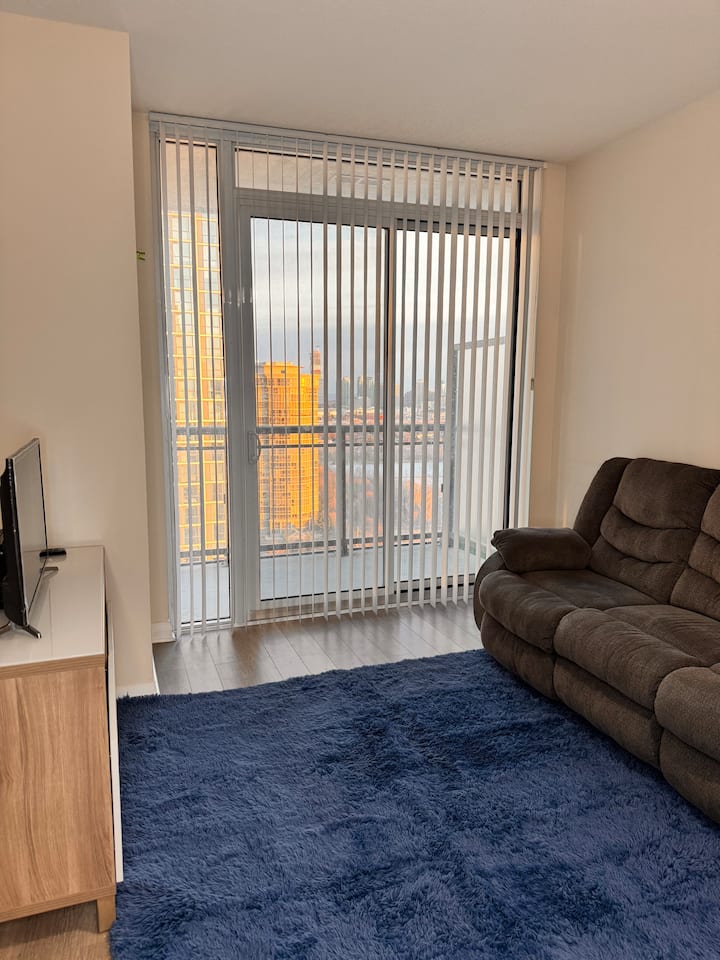 Modern 1-bed+ Den Condo In Sauga|pool, Gym & More! - Brampton