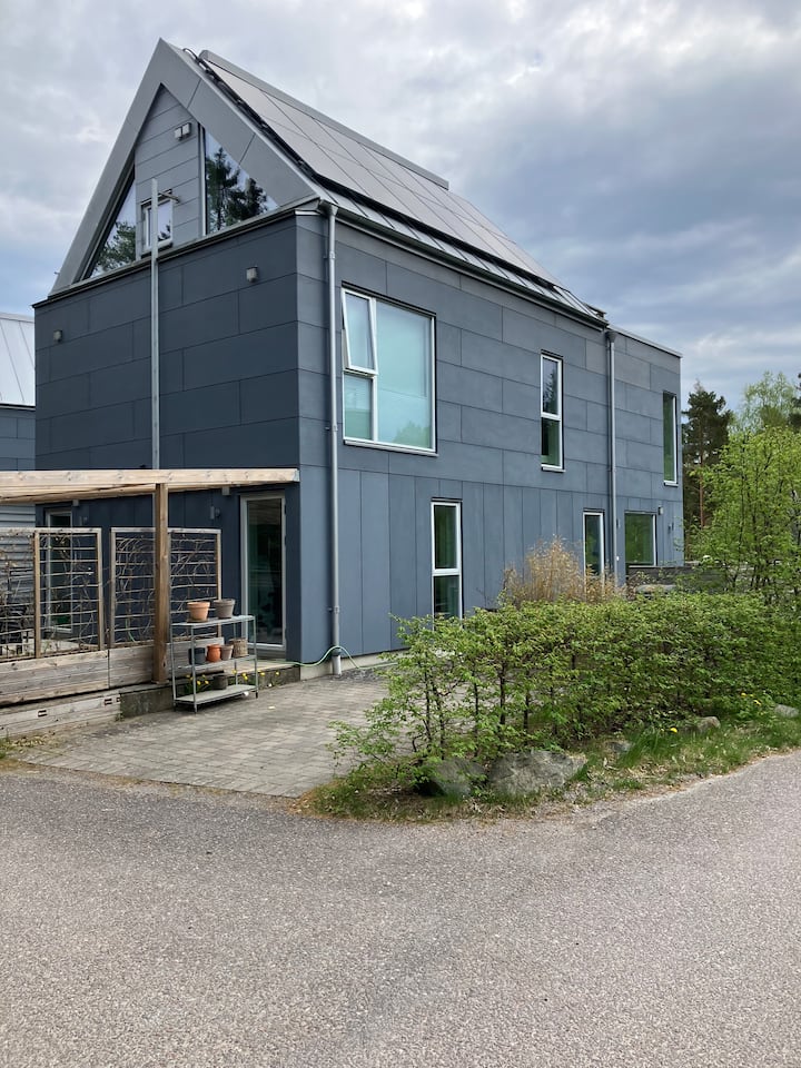 Naturnära Villa Med Flera Terrasser - Lerum