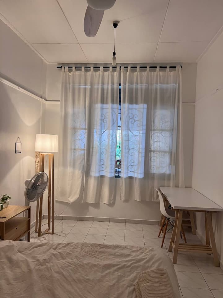 Tranquil Room In A Cosy House - Singapore