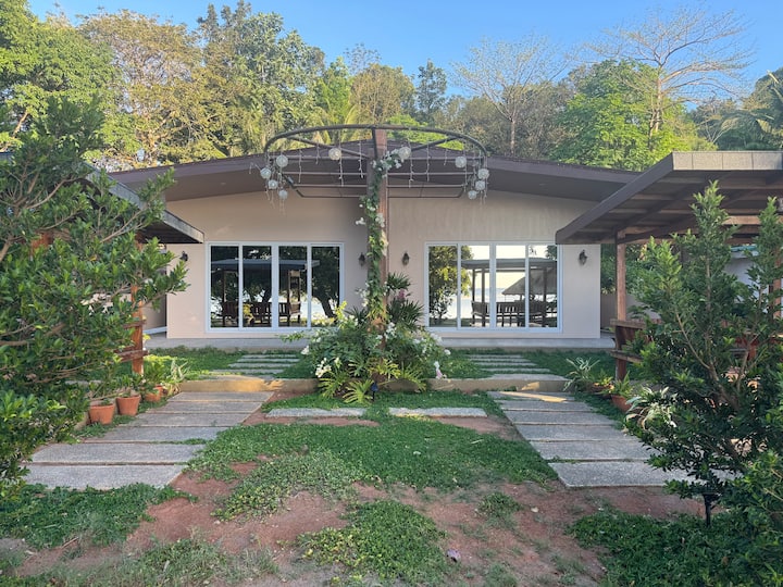 Sunsetview Villa - Bagac