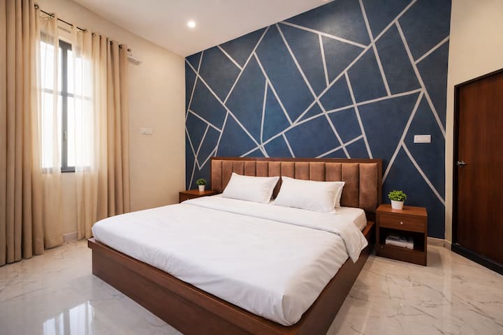 Luxe 3bhk Retreat | Terrace For Families & Groups - 코타
