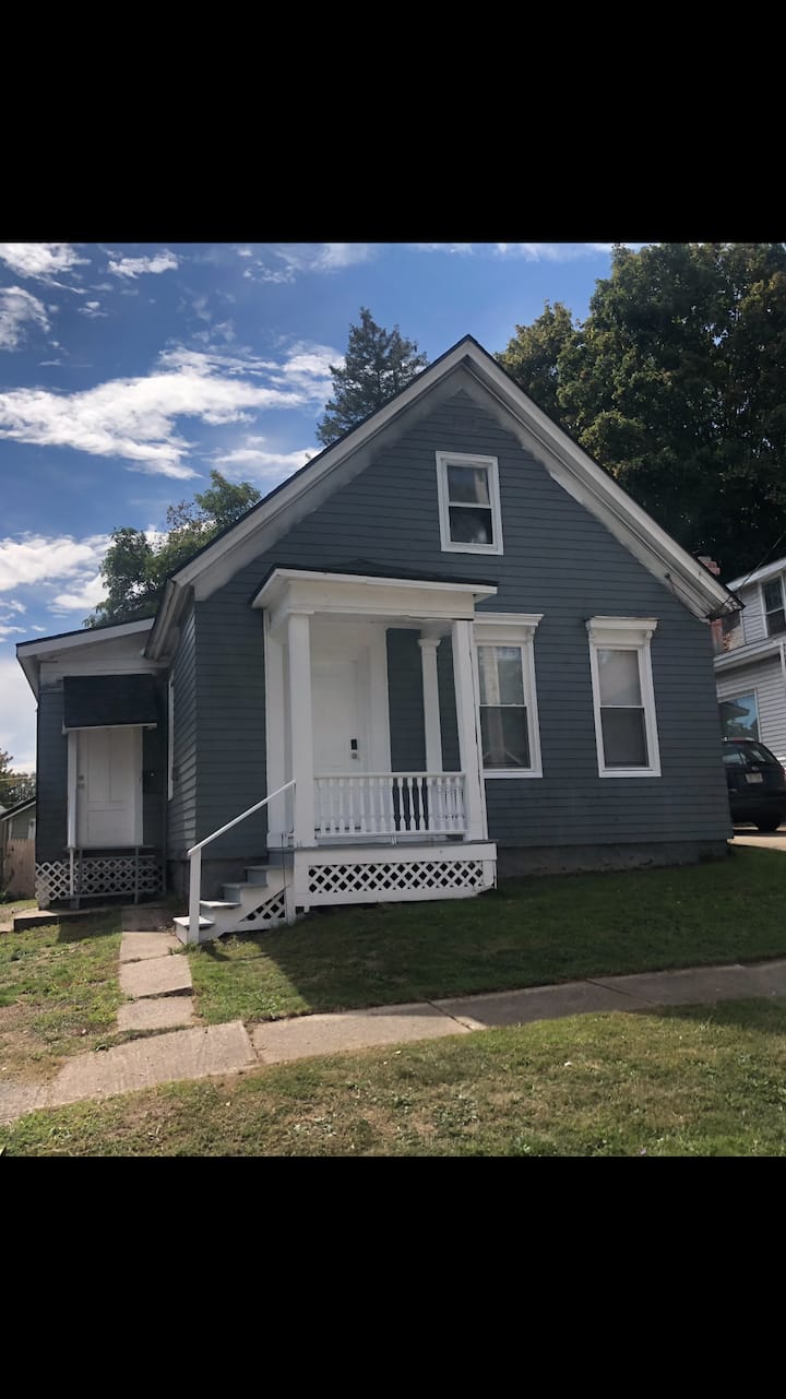 Historic Utica Bungalow - Utica