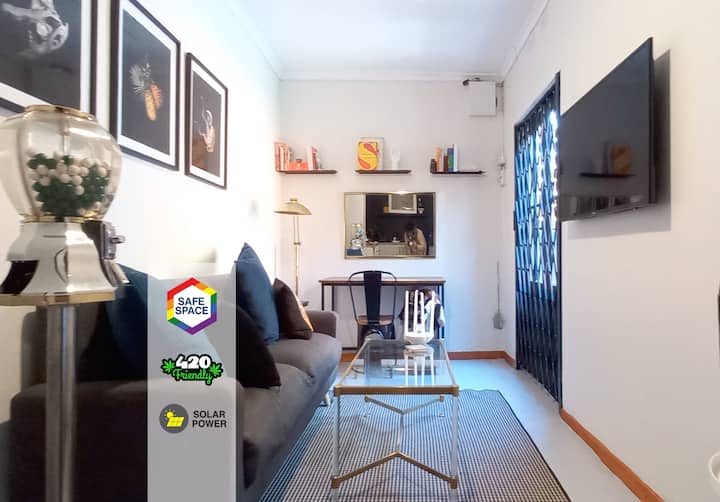 Stylish Melville Retreat - Close To Cafés + Solar - Carlton