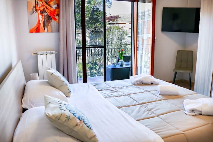 Rosas House – Spacieux Avec Balcons Centre - Sorrente