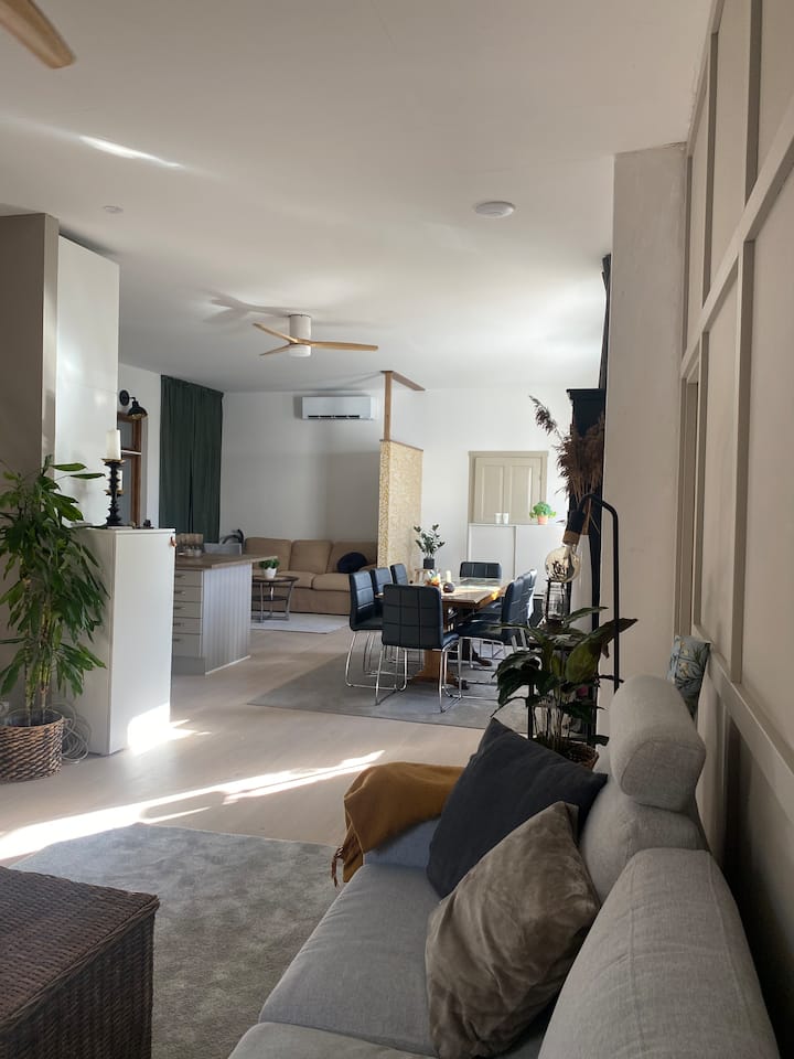 Väveriet
Mysig Modern Studio Med Naturskönt Läge - Borås