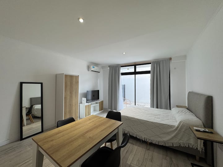 Mono Ambiente 57 Y 25 - La Plata, Argentina