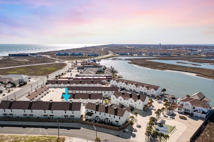 Aruba Bay’s Hidden Seaclusion - Corpus Christi, TX