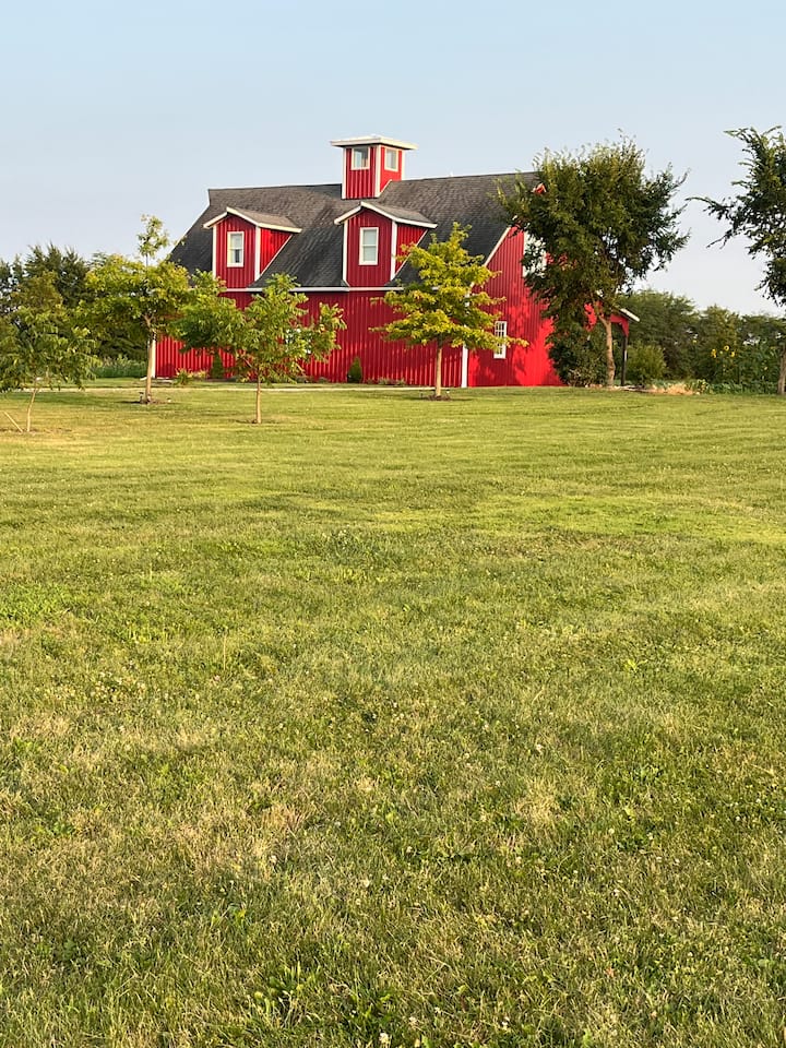 Red Barn Loft #2 With Beautiful Country View - Marion, OH