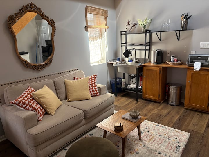 Cozy Loft W/ Off Street Parking - Harrisburg, PA