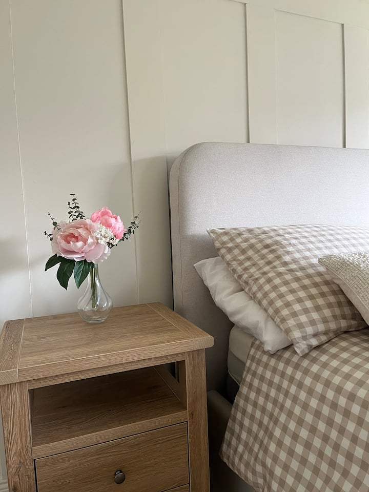 Modern 1 Bedroom West End Flat - Glasgow