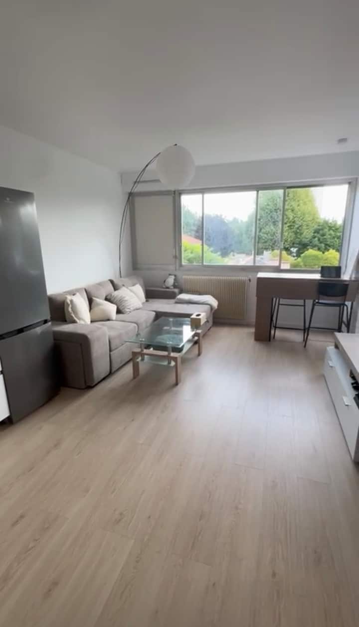 2 Pièces - Calme, Propre+parking - Rillieux-la-Pape