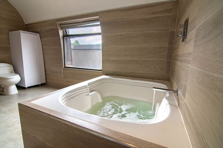 _marvelous Jacuzzi Exotic Retreat, Duplex Top Area - Bogota
