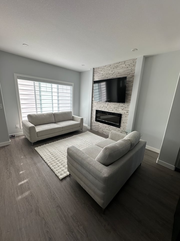 Oasis: Room In Saskatoon East With Shared Space - Saskatoon
