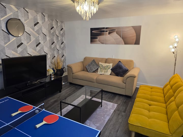 Spacious Liverpool Central Apt With Tennis Table - Lime Street Station - Liverpool