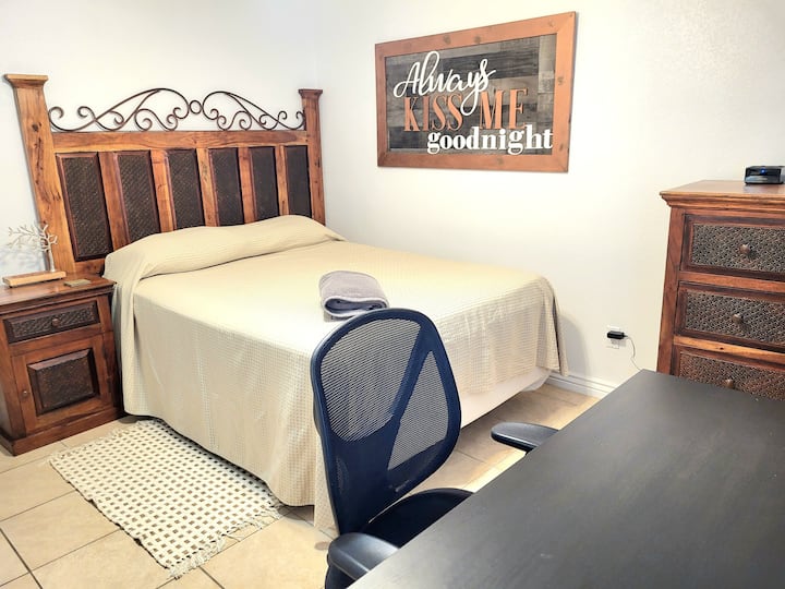 Mesa Priv Room, Queen Bed • Asu • Work/study • B - Mesa, AZ
