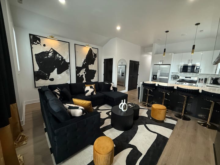 Beautiful 3br/2ba Penthouse (3 Min From Uchicago) - Avalon Park - Chicago