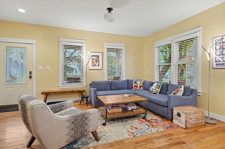 Whole Home Close To Downtown Sleeps 6 - Lawrence, KS