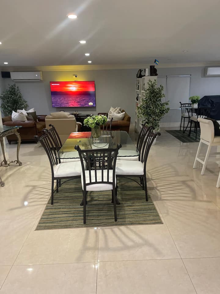 The Grand Haven Retreat - Freeport