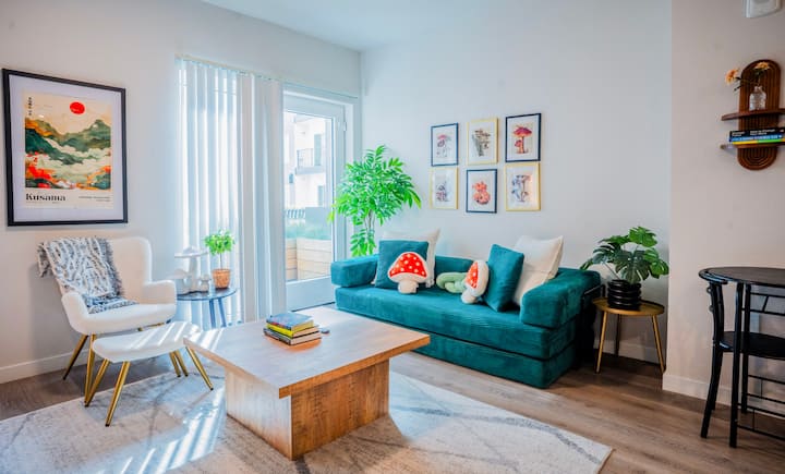 The Zendelic | Backyard Patio | Hot-tub + 24/7 Gym - Reno, NV