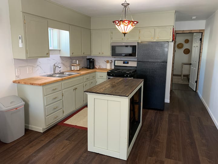 Bison Hall 5, No Cleaning Fee, Near Harding - Harding University, Searcy