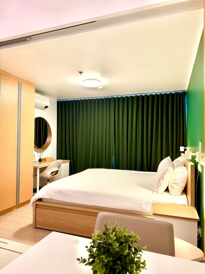 Luxury Hotel-feel 1br Condo @ One Uptown Bgc - Philippines
