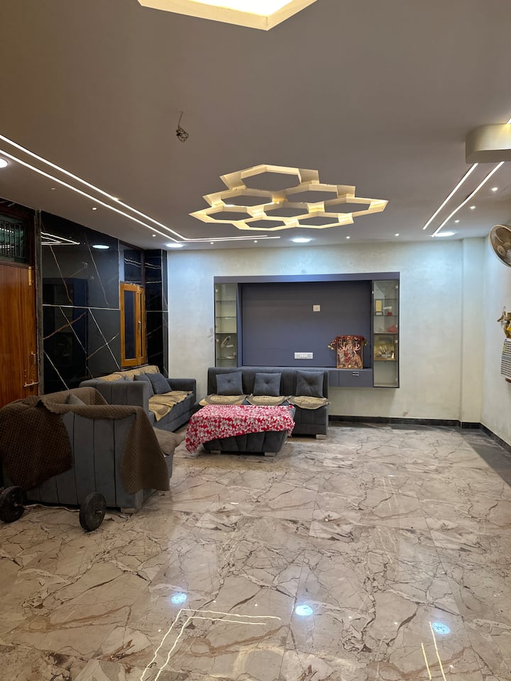 Janvee Travellers - Kanpur