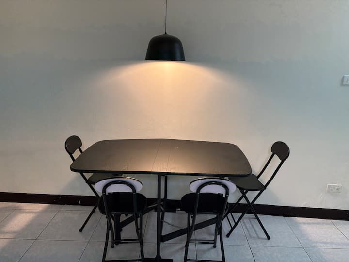 Juju一樓c房,近樂華夜市,麥當勞,全聯,比漾百貨,寶雅,自助入住,全面禁煙 - 新莊區