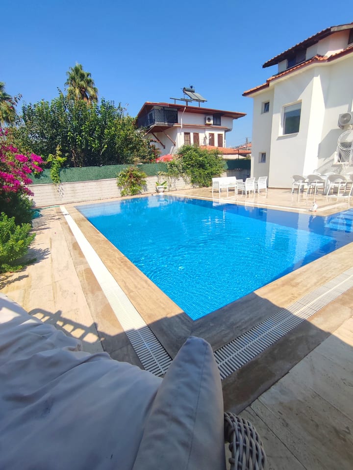 Dalyan Villa Deniz Yıldızı
Merkeze 3 Dk 10 KiÅŸilik - Dalyan