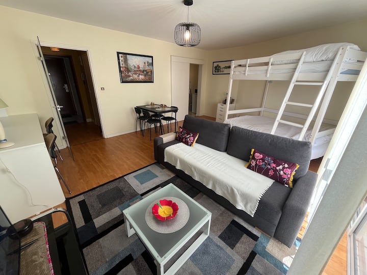 Appartement Hyper Centre- Wi Fi + Tv & Pkg Privé - Cholet