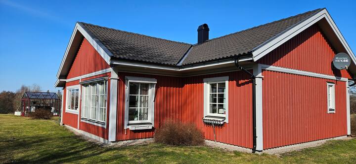 Villa På Landet Med Närhet Till Centrum. - Vetlanda