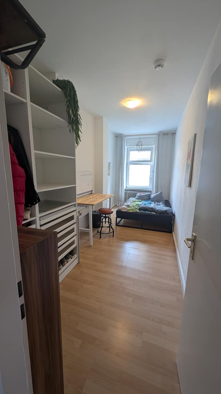 Bright Room In Neukölln - Berlin