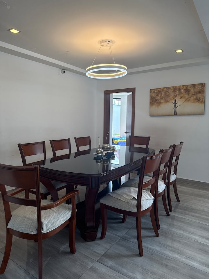 Casa Cómoda, Privada Y Equipada - Quito