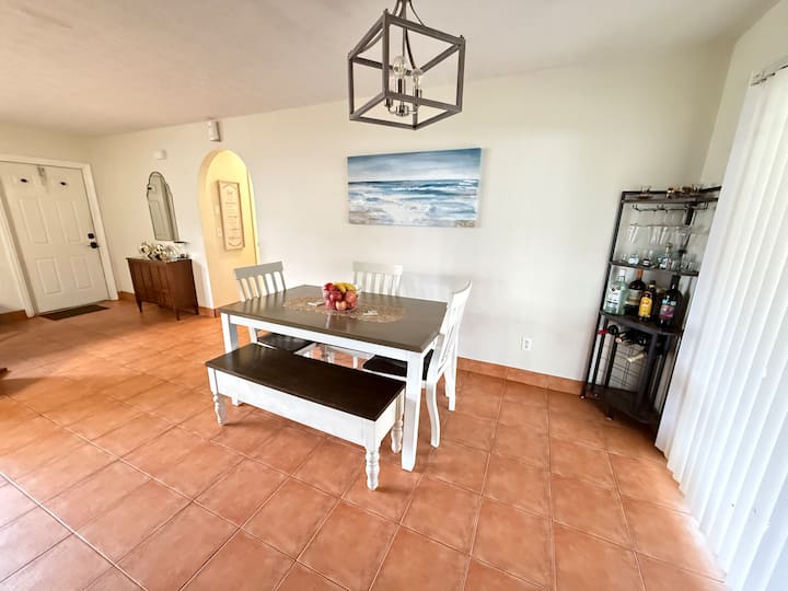 Cozy Old-modern Hideaway - Port St. Lucie, FL