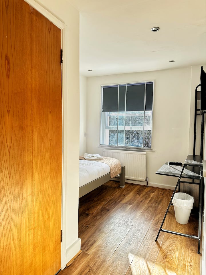 The Somerset En-suite Single - London, UK